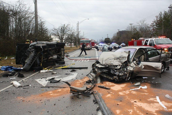 Vehicle rolls, injuries reported in Oak Ridge Turnpike crash