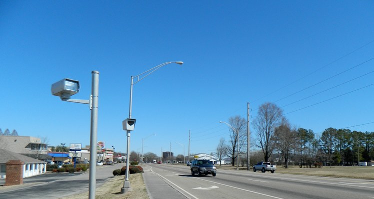 More red-light, speeding violations since cameras disabled, Redflex says