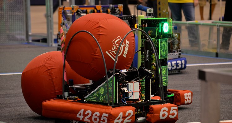 Photos, video: Secret City Wildbots at FIRST Robotics Competition